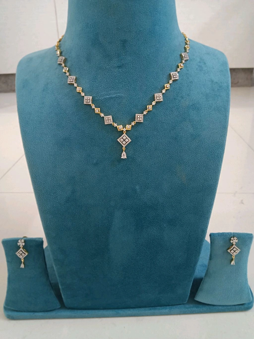Diamond Replica Neck Set