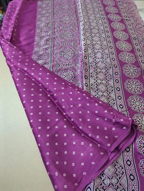 Model Silk